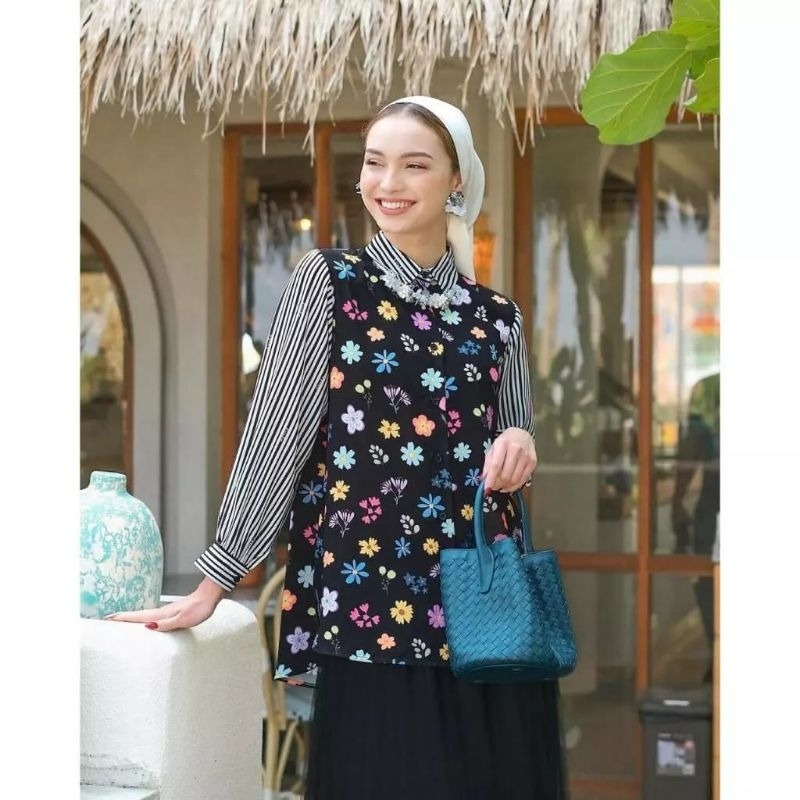 Jual ALYSSA SIGNATURE BLOUSE-ONYX M SIGNATURE BLOUSE BY KIENKA READY ...
