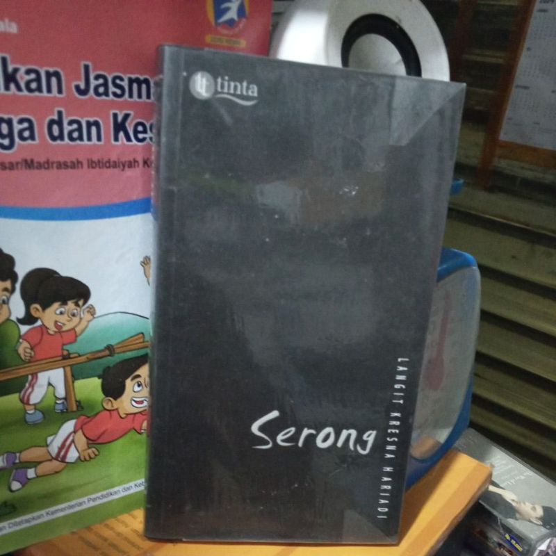 Jual NOVEL KARYA LANGIT KRESNA HARIADI (Serong) | Shopee Indonesia