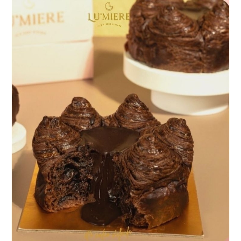 Jual cake coklat ulang tahun lumiere coklat lumer dan cadbury | Shopee ...