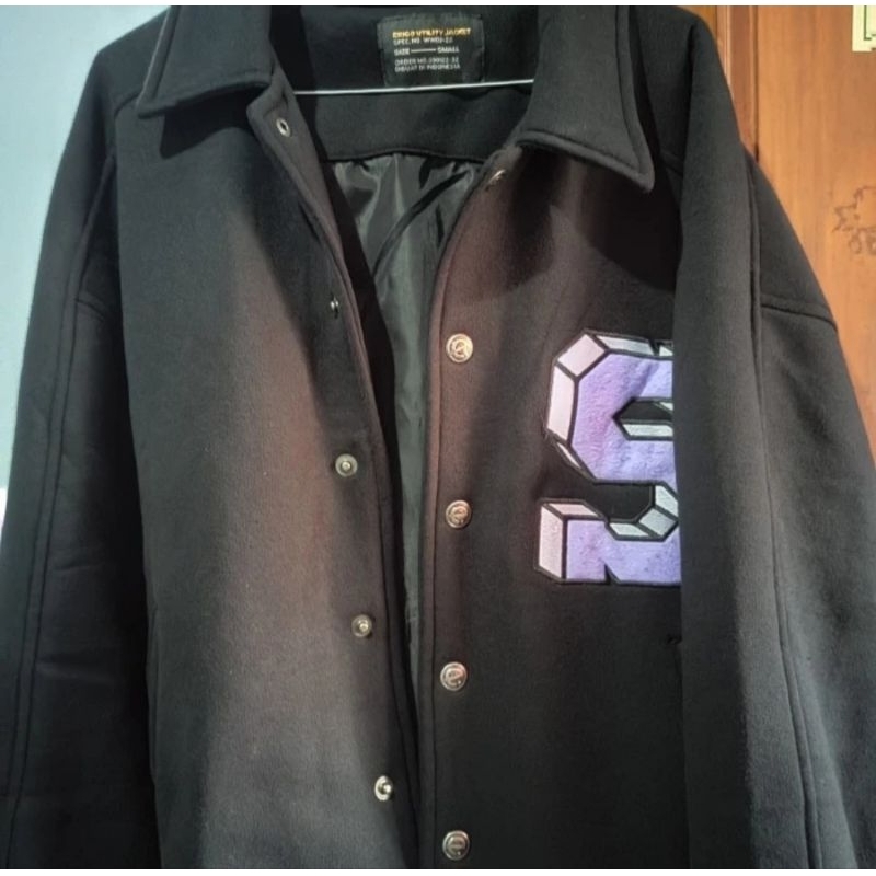 Jual varsity erigo x jkt48 shani | Shopee Indonesia