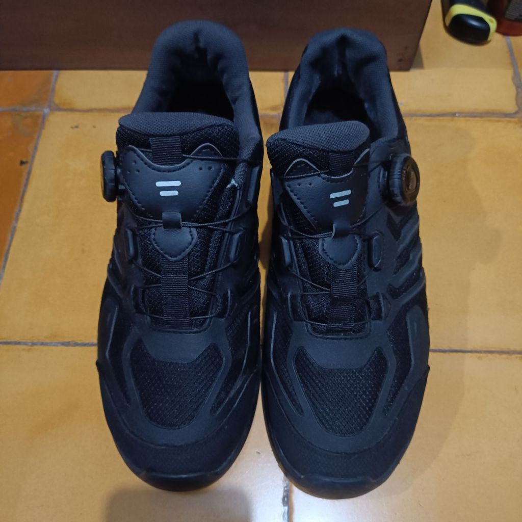 Jual Sepatu BOA 2 Pasang | Shopee Indonesia