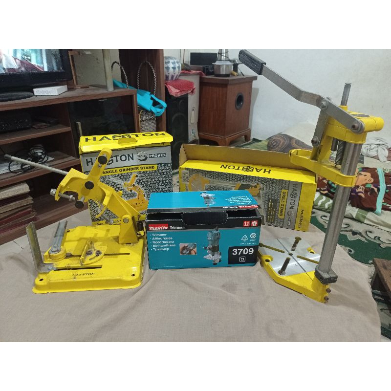 Jual Makita Trimmer 3709 Mesin pengukir kayu untuk keperluan industri ...