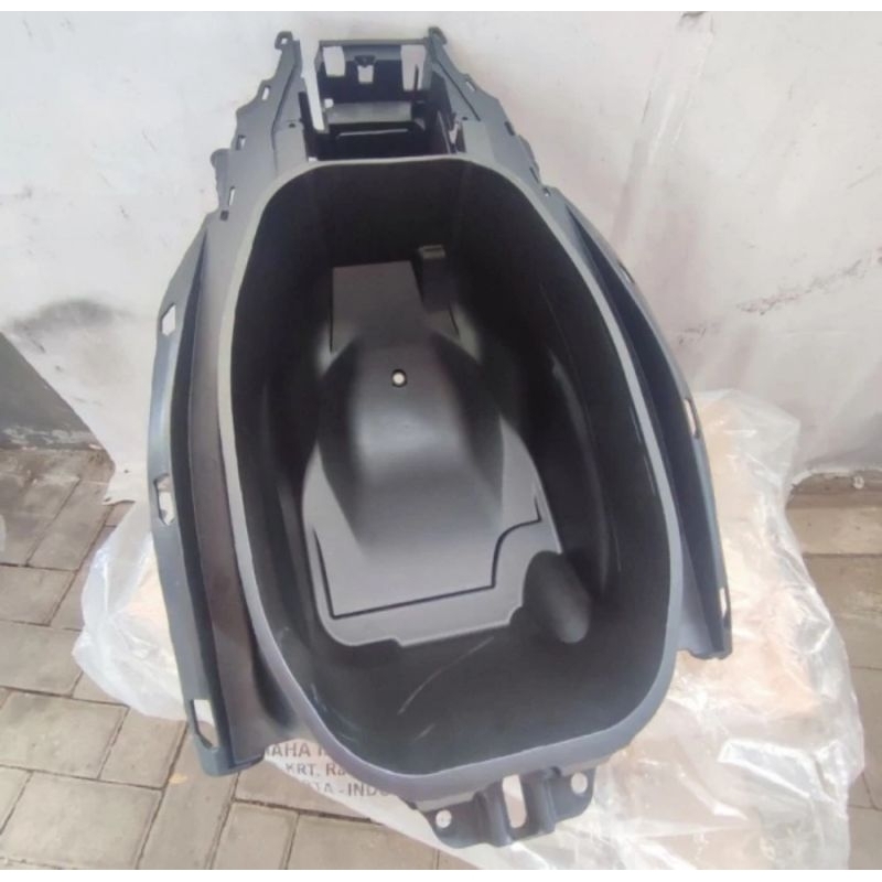 Jual BOX BOK BAGASI TEMPAT HELM HELEM YAMAHA NMAX OLD 2DP-F473R-10 ...