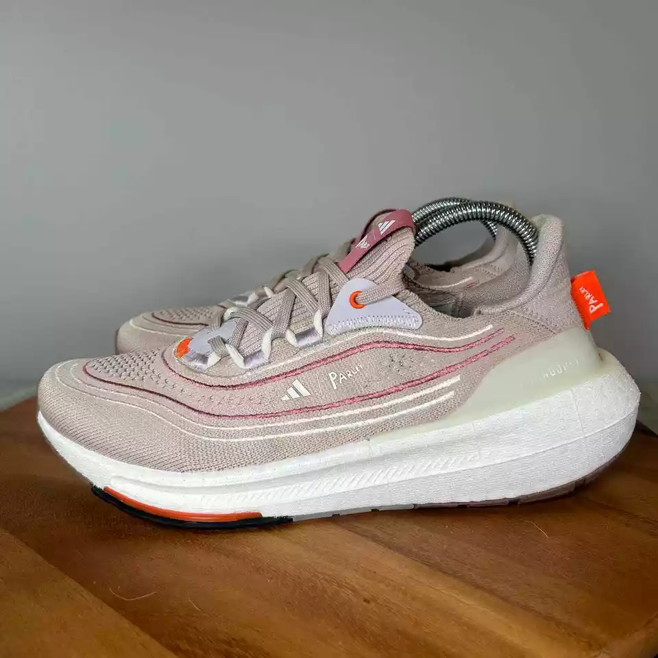 Jual SEPATU LARI ULTRABOOST LIGHT X WONTAU/FTWWHT/WONQUA HQ1400 ...
