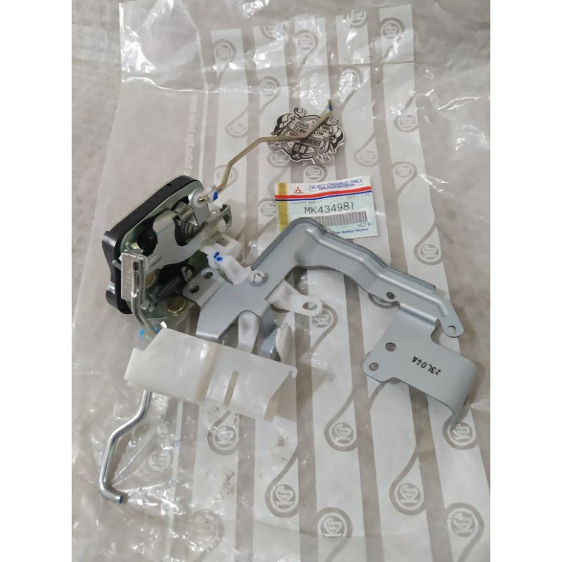 Jual Door Lock Pintu Kiri Mitsubishi Ps125 Canter Asli Original ...