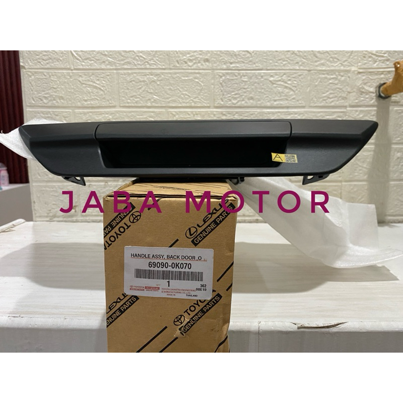 Jual Handle-Handel bak Hilux REVO Hitam tahun 2016-up original 69090 ...