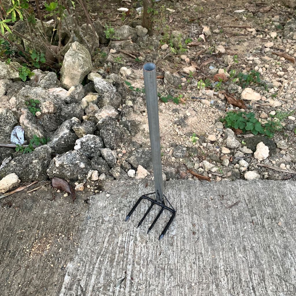 Jual Garuk Sampah Gagang Full Besi Mata Garpu 4Jari - Sapu Garuk Sampah ...
