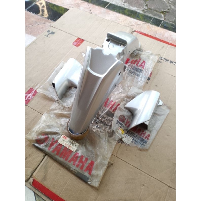 Jual Spakbor Depan Front Fender Yamaha F1ZR Silver Lgm3 Milenium ...
