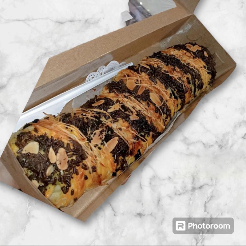 Jual Strudel pisang coklat keju jumbo | Shopee Indonesia