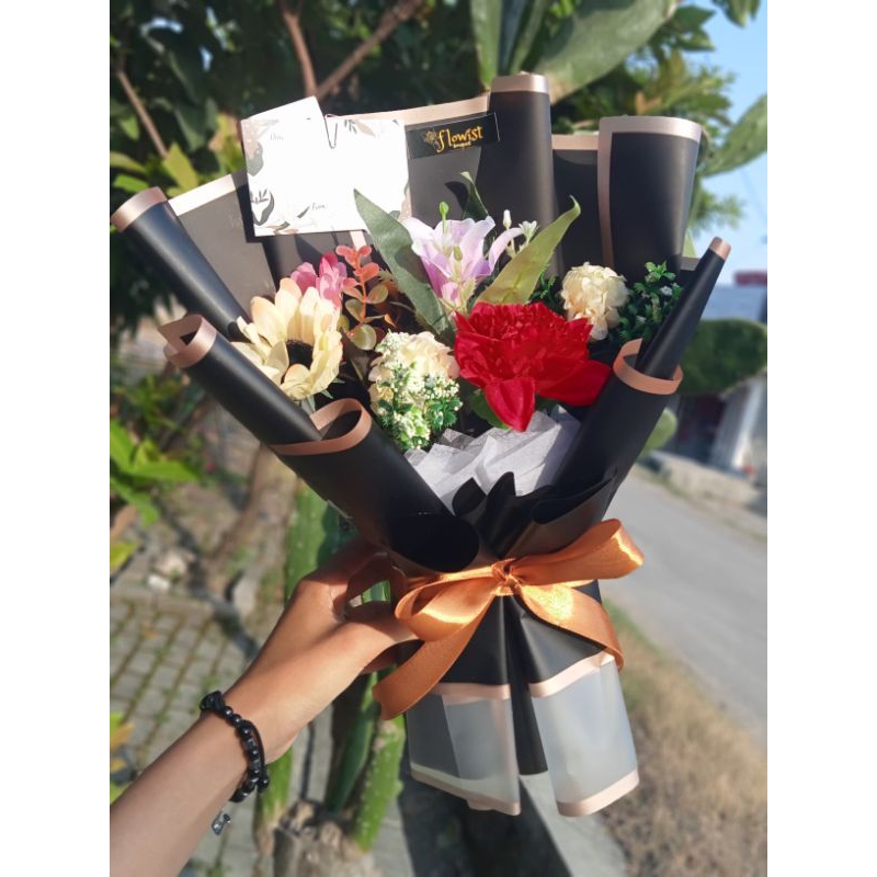 Jual BUKET BUNGA ukuran Sedang | Shopee Indonesia