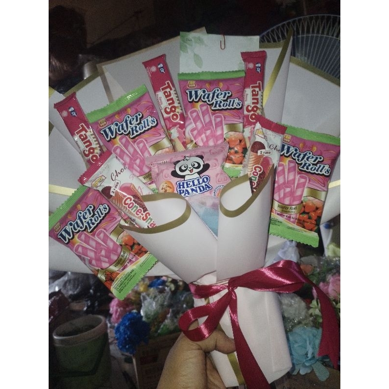 Jual Buket snack tema ungu pink kuning coklat biru hijau merah/ buket ...