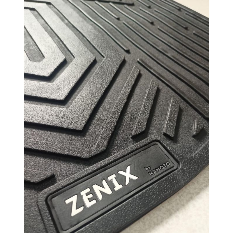 Jual KARPET MOBIL INNOVA ZENIX FULL SET KARET PREMIUM LOGO PUTIH ...