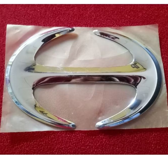 Jual emblem Hino/ logo Hino Dutro depanchrome diameter 8,8cm original ...