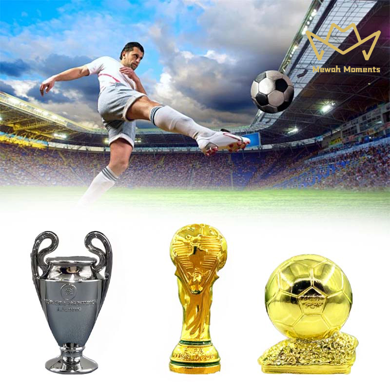 Jual Dunia Piala Bola Mini Tiga Model rophy Sepak Bola Mini replika ...