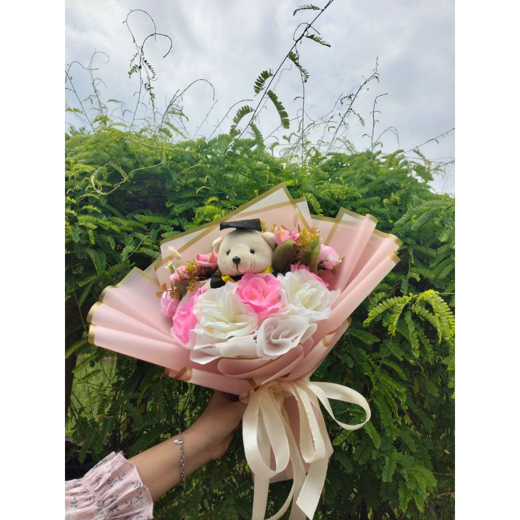 Jual Bucket Bunga Boneka Besar Bucket bunga Wisuda, Anniversary, Ulang ...