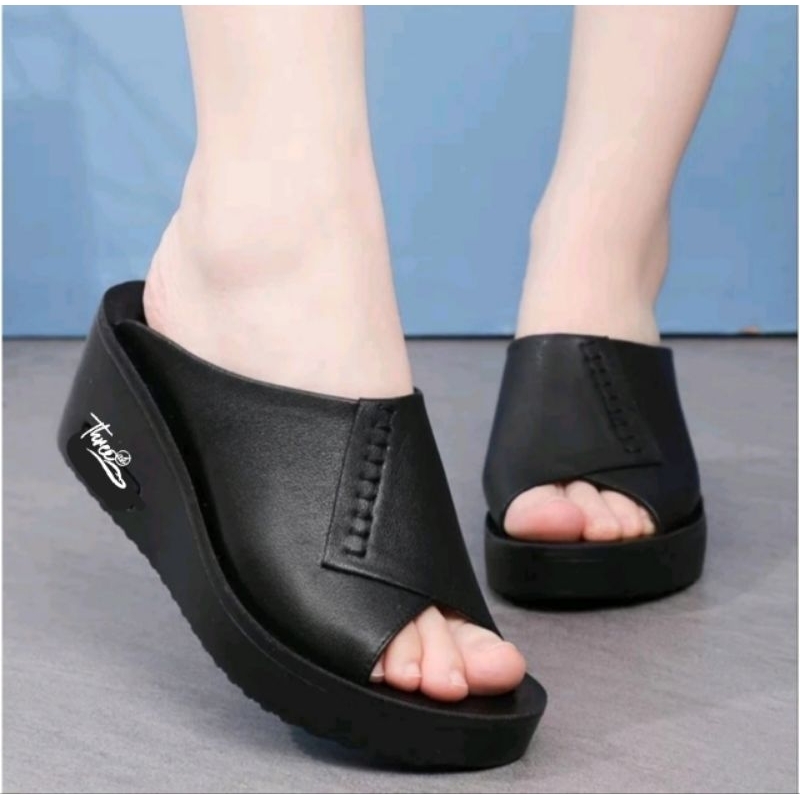 Jual Promo!! Sandal wedgess wanita model rempel hak5 cm//sandal slop ...
