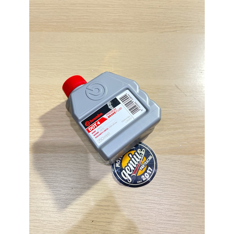 Jual BRAKE FLUID DOT 4 BREMBO 250ML ORIGINAL - MINYAK REM - OLI REM 250 ...