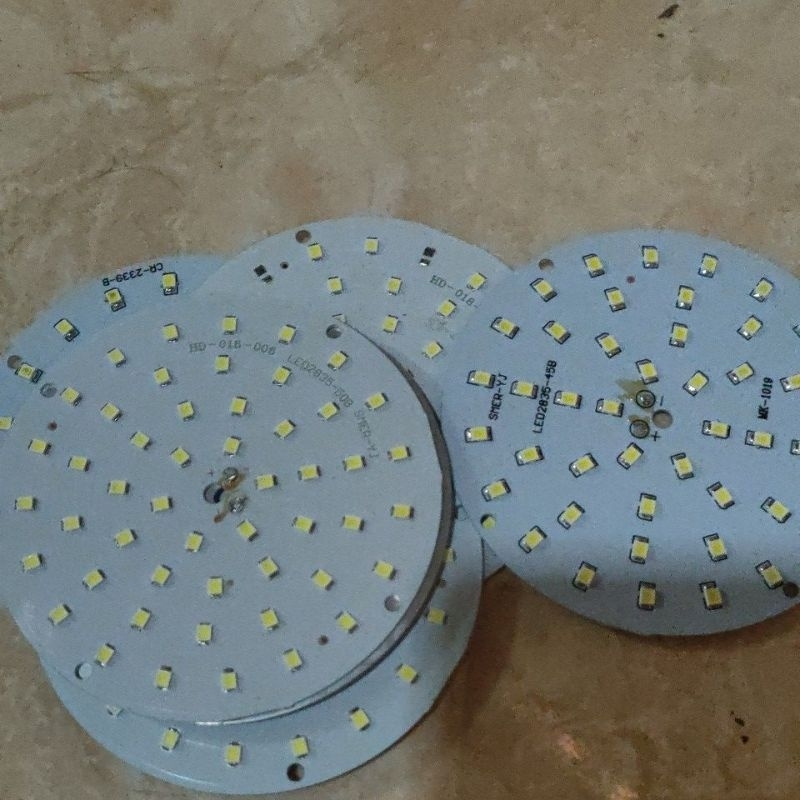 Jual DIY lampu LED 3-5 volt dc/pcb led dc 2835/15 watt&12 watt | Shopee ...