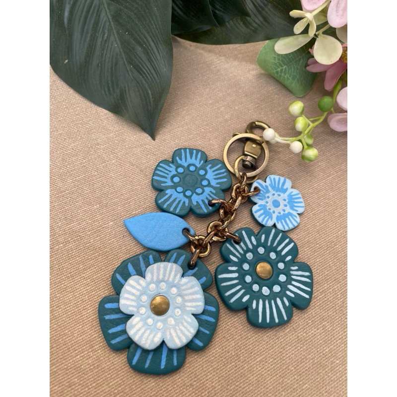 Jual Blue Flower Bag Charm | DJAWEED | Shopee Indonesia