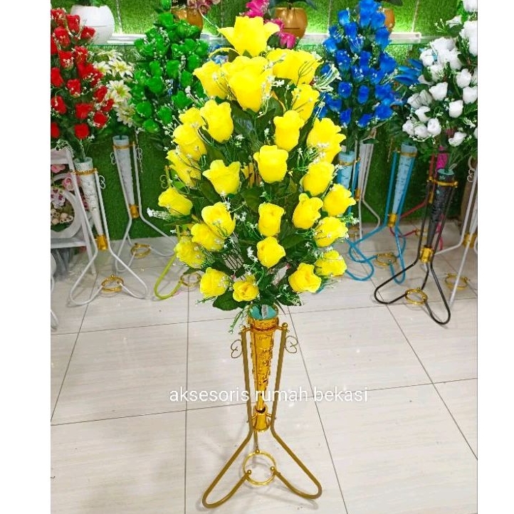 Jual RANGKAIAN BUNGA MAWAR ARTIFICIAL 48 KUNTUM DENGAN POT STANDING ...