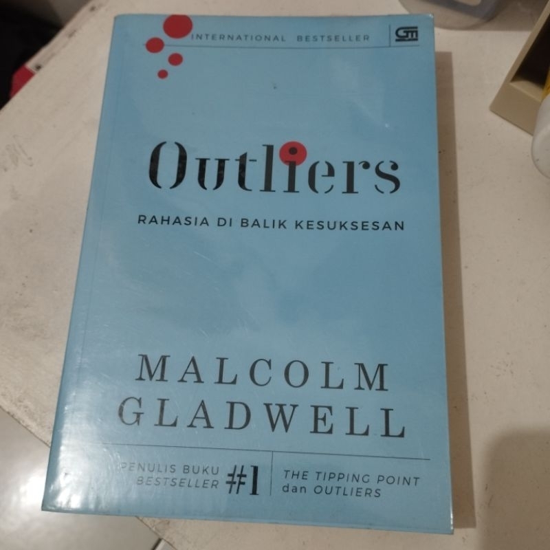 Jual Buku Outliers Malcolm Gladwell Preloved | Shopee Indonesia