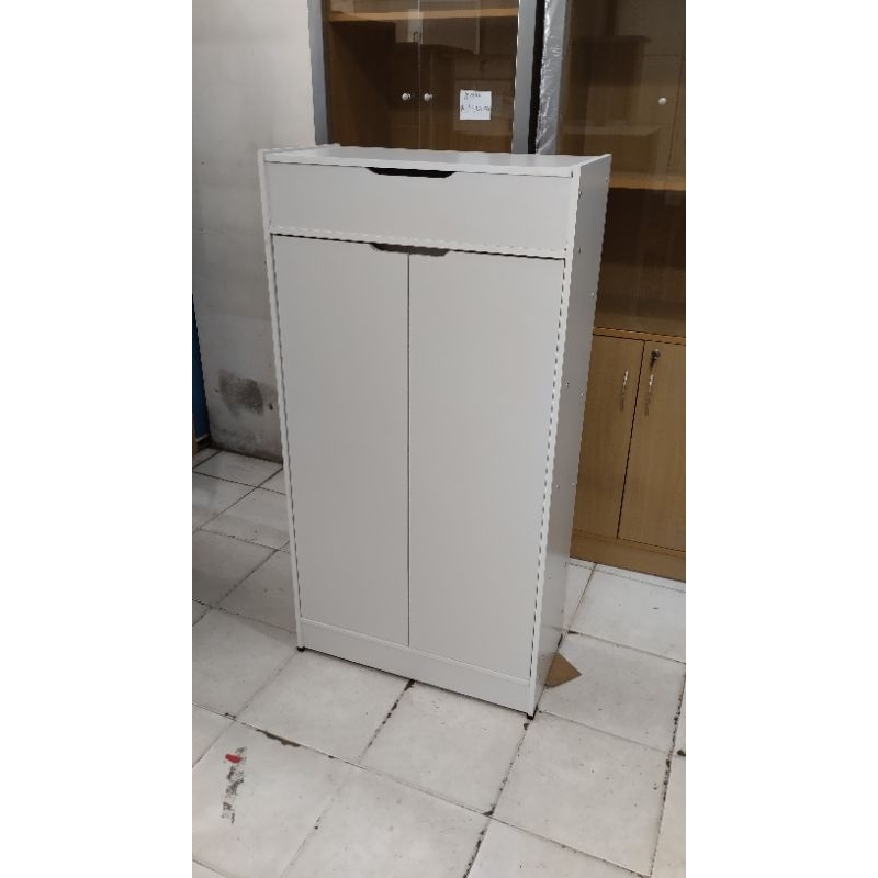 Jual Rak sepatu 2 pintu Putih muat +-15 pasang | Shopee Indonesia