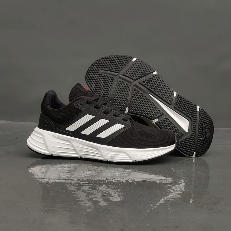 Jual Sepatu Running Adidas Galaxy M6 Black White Oryginal Komponen ...