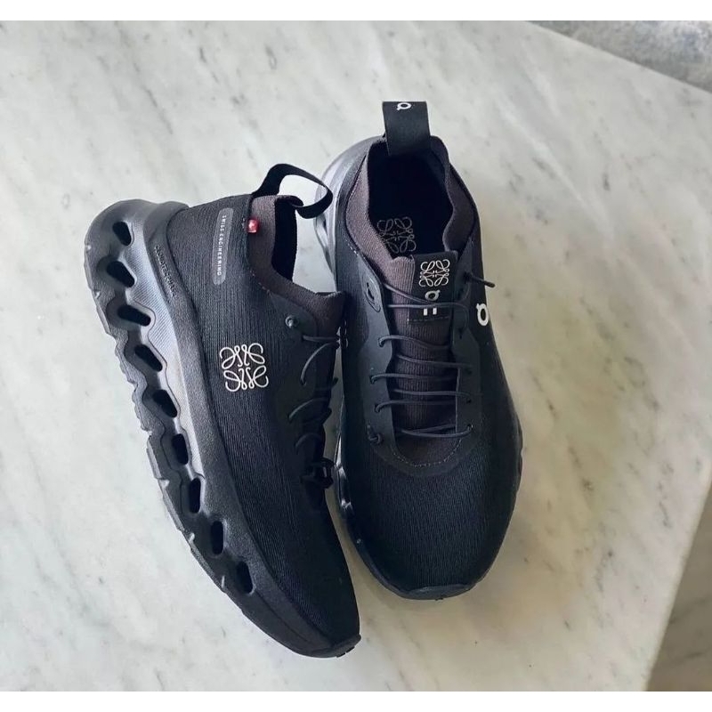 Jual SEPATU ON CLOUDTILT x LOEWE - BLACK " UNISEX " | Shopee Indonesia