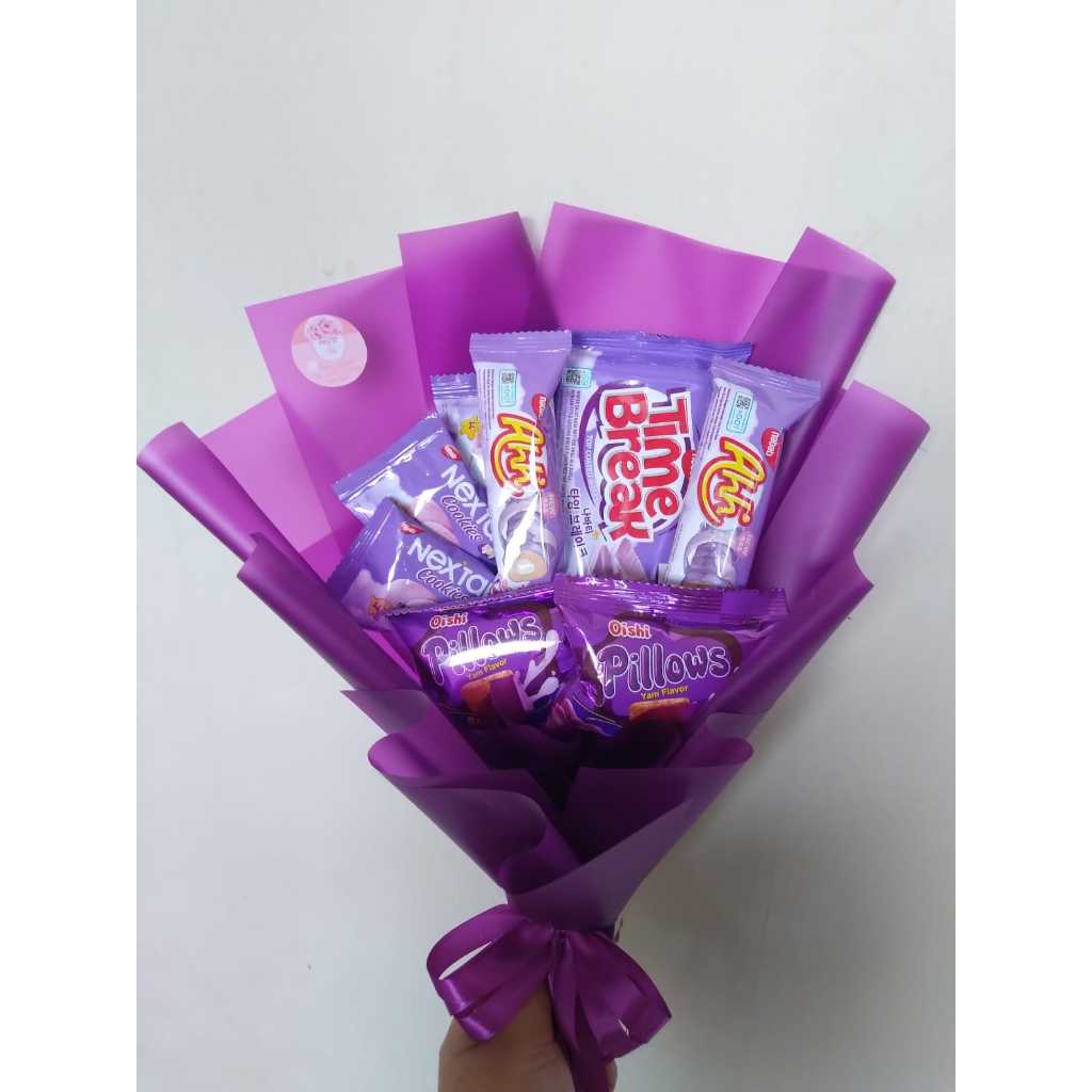 Jual bucket snack wisuda,birthday /buket snack serba ungu | Shopee ...