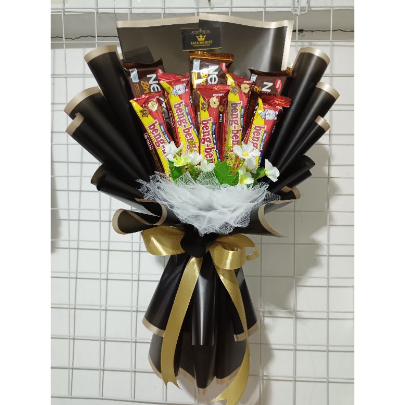 Jual bucket snack coklat/hadiah/ultah/sidang/skripsi/wisuda | Shopee ...