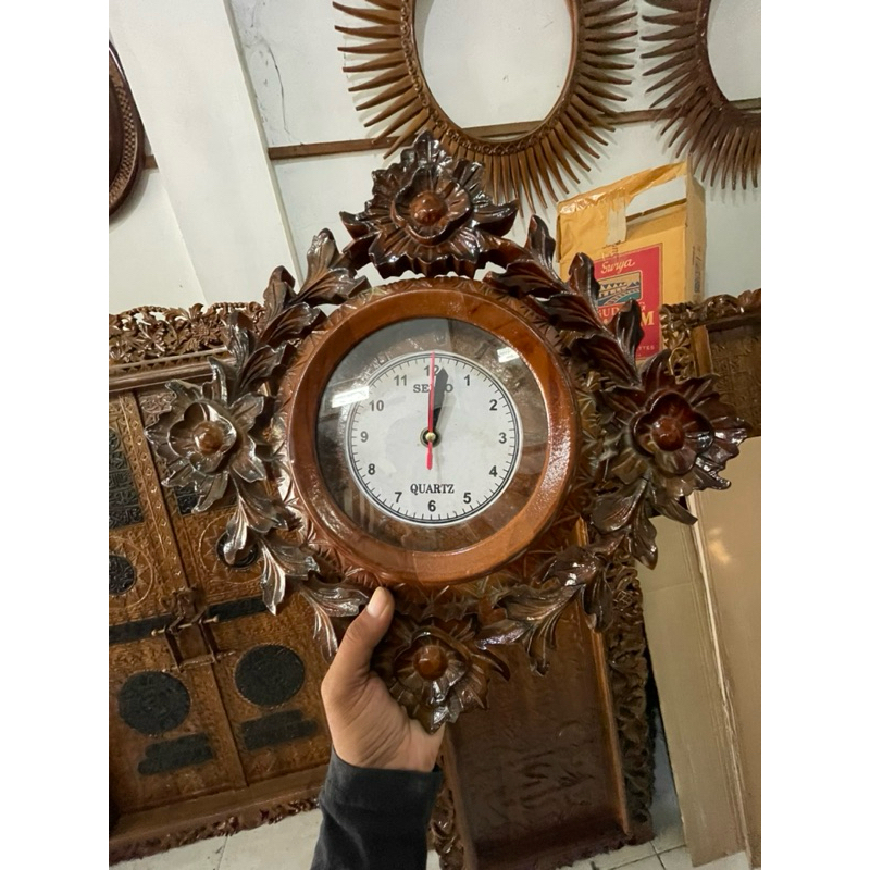 Jual Jam Dinding Ukiran Bahan Kayu Jati Natural 30x30cm | Shopee Indonesia