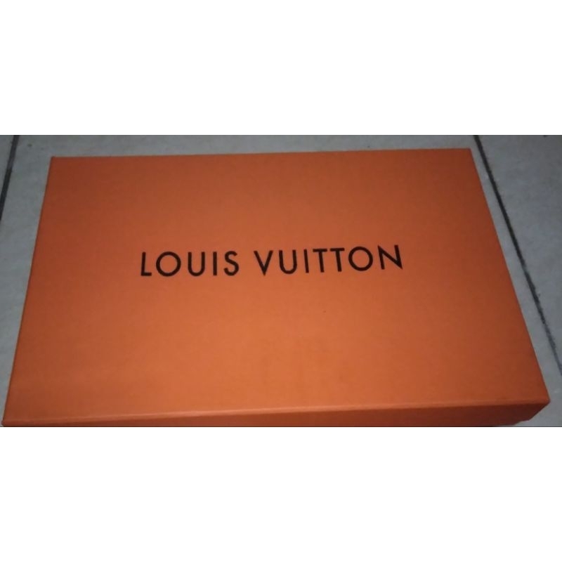 Jual box packing tas LV ukuran 30x20x4cm | Shopee Indonesia