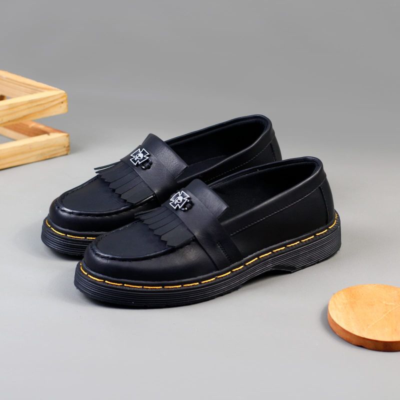 Jual Sepatu Loafers Pria Formal Slip On Hitam Dogmart Pantofel Kerja ...