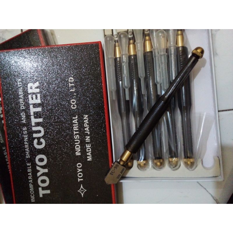 Jual TOYO CUTTER TC 90 Alat Potong Kaca Keramik Original Oil Glass ...
