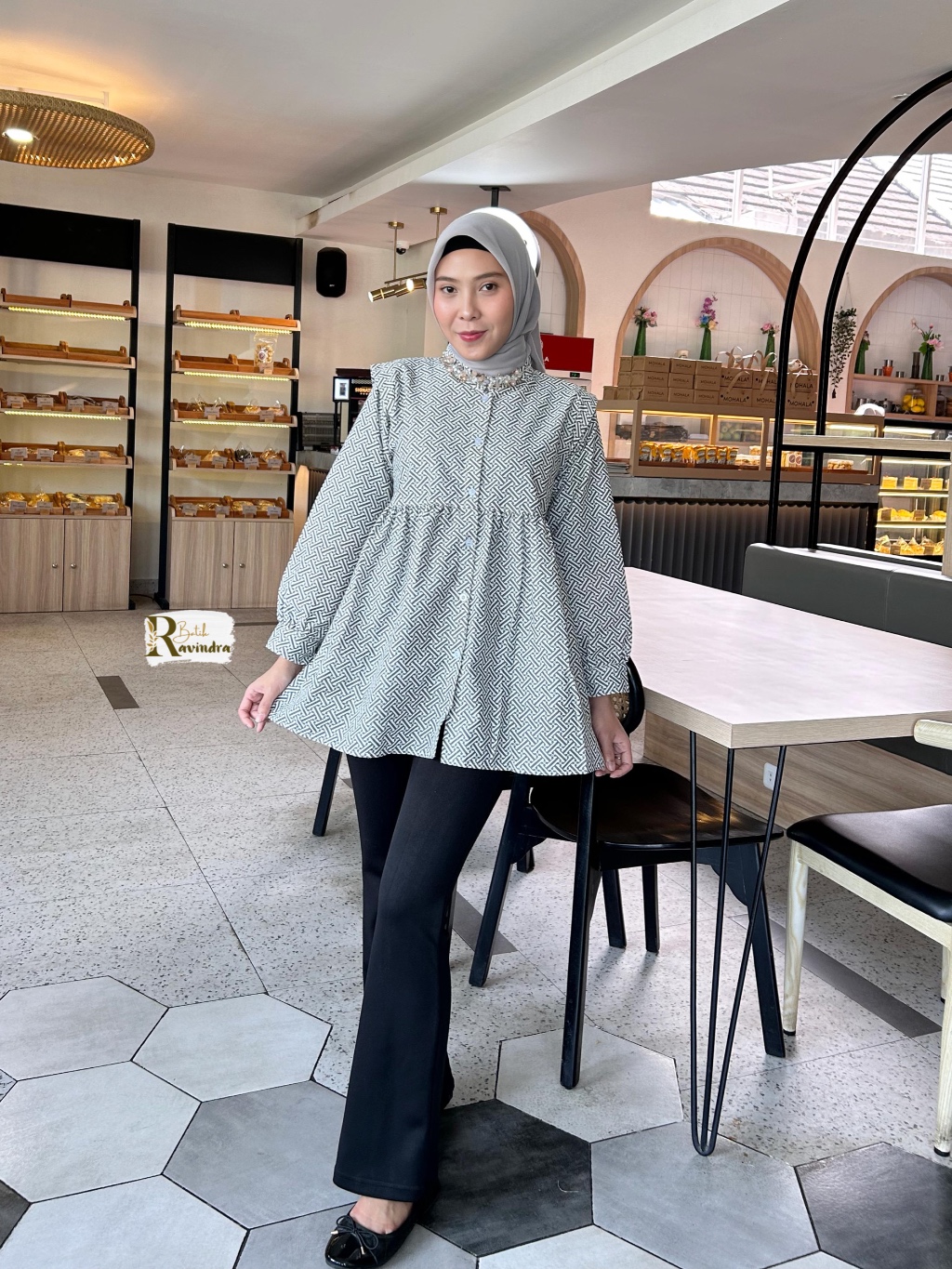 Jual Blouse Batik Gribig Ruffle | Shopee Indonesia