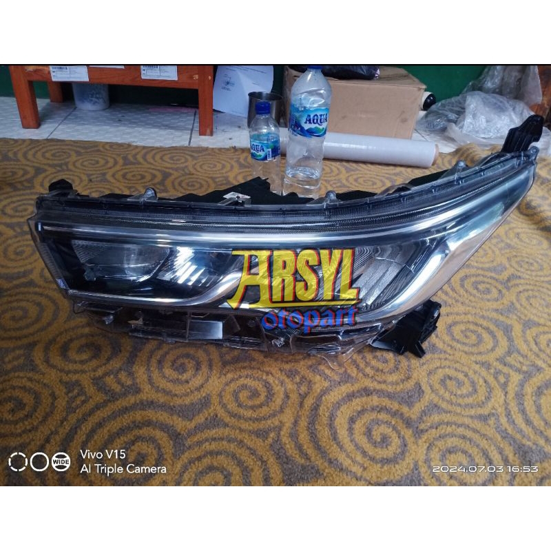 Jual Headlamp lampu depan innova Zenix tipe V 2023 | Shopee Indonesia
