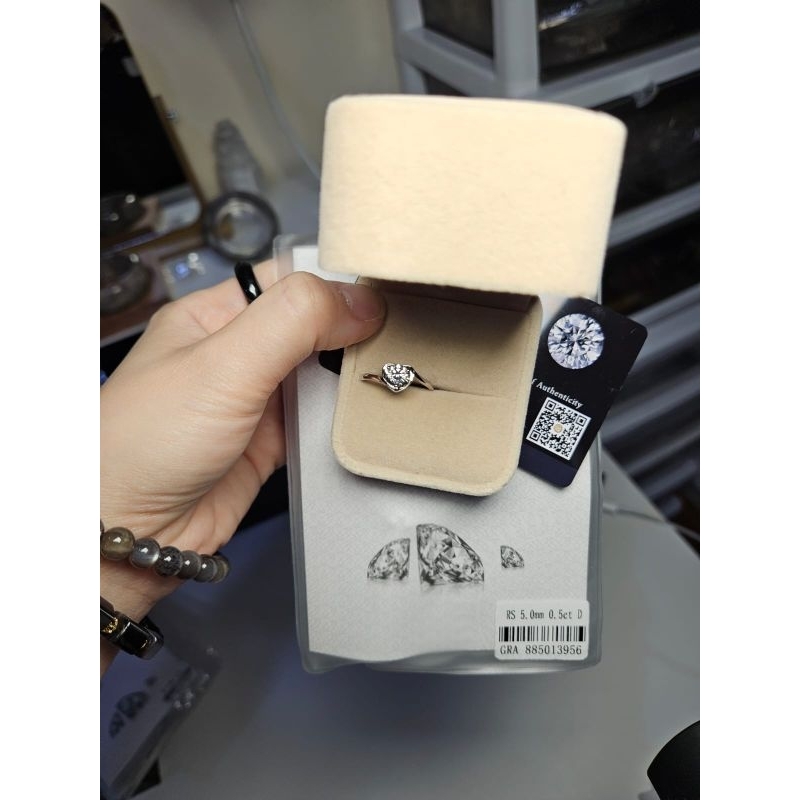 Jual 5+ NOTA Royalcrystalpalace Perhiasan Moissanite | Shopee Indonesia