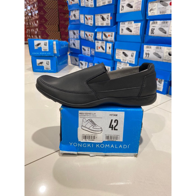 Jual YONGKI KOMALADI PANTOFEL MEN ORIGINAL | Shopee Indonesia