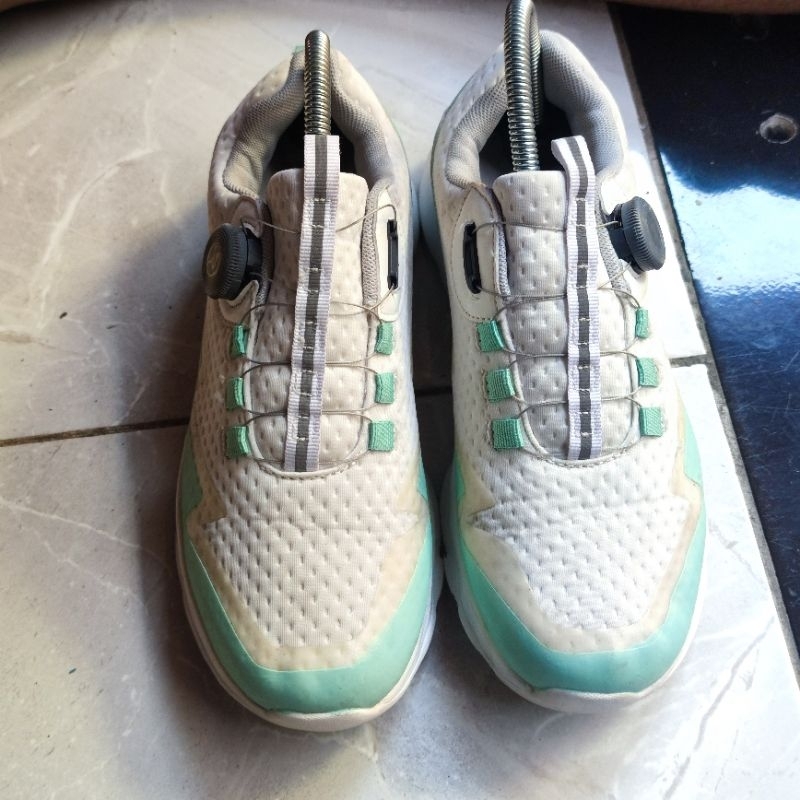 Jual Sepatu Running RYN Boa Sistem Kondisi Bagus | Shopee Indonesia