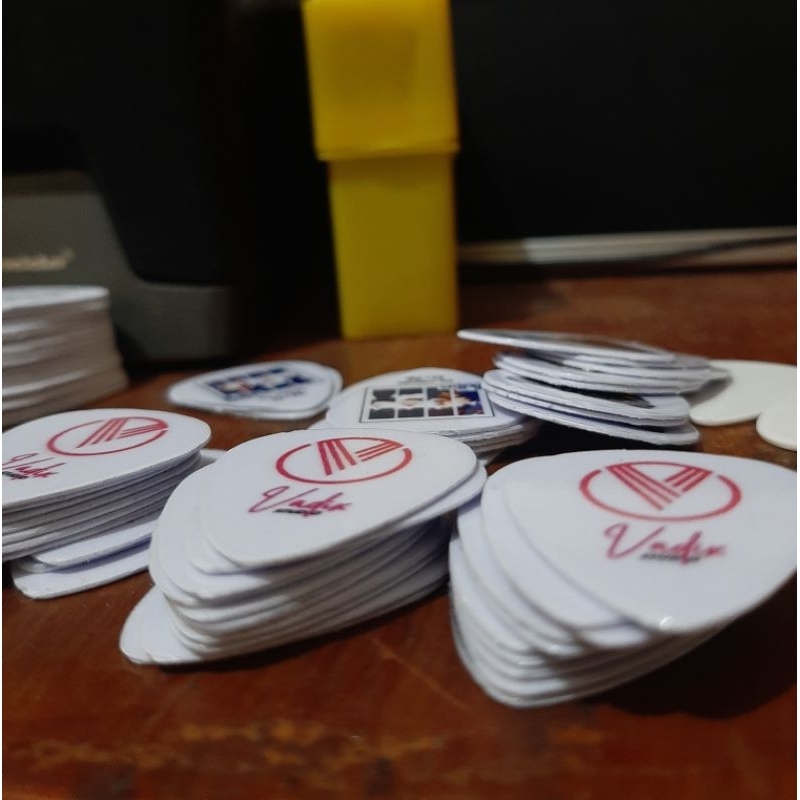 Jual pick gitar custom gambar bebas ukuran 0.90mm MINIMAL ORDER 25PCS ...