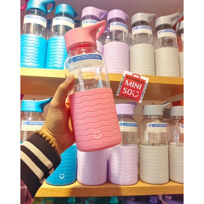 Jual MINISO 🆕 Botol Minum Plastik Sedotan dengan Karet Silikon (1000ml ...
