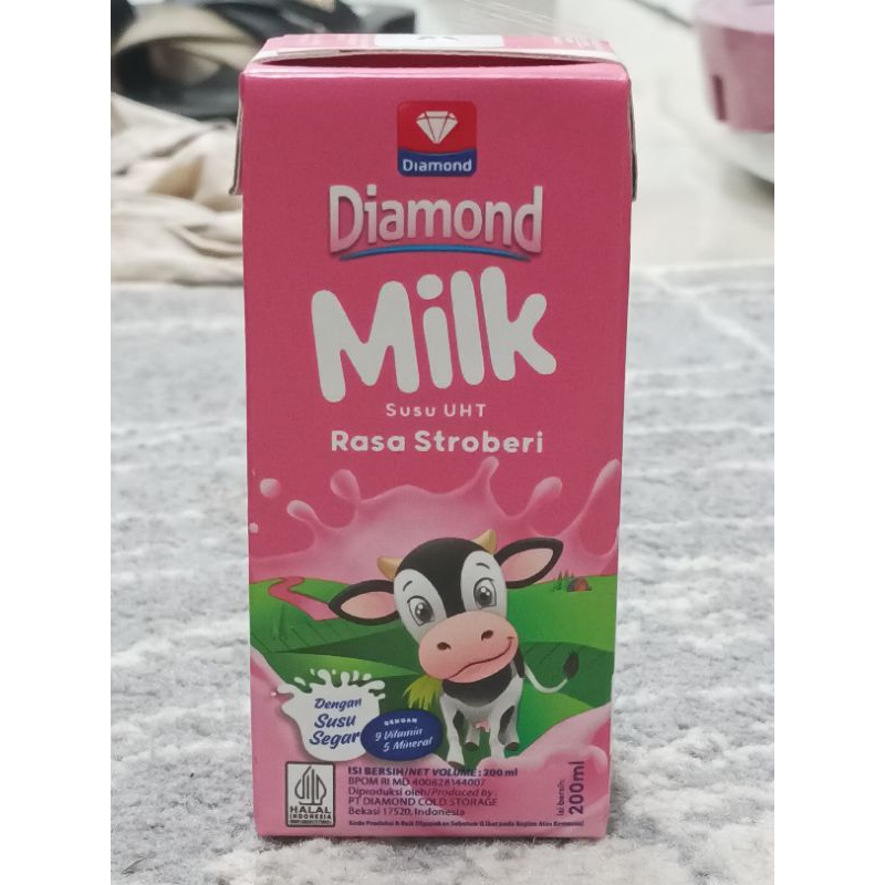 Jual Diamond milk uht strawberry 200ml | Shopee Indonesia