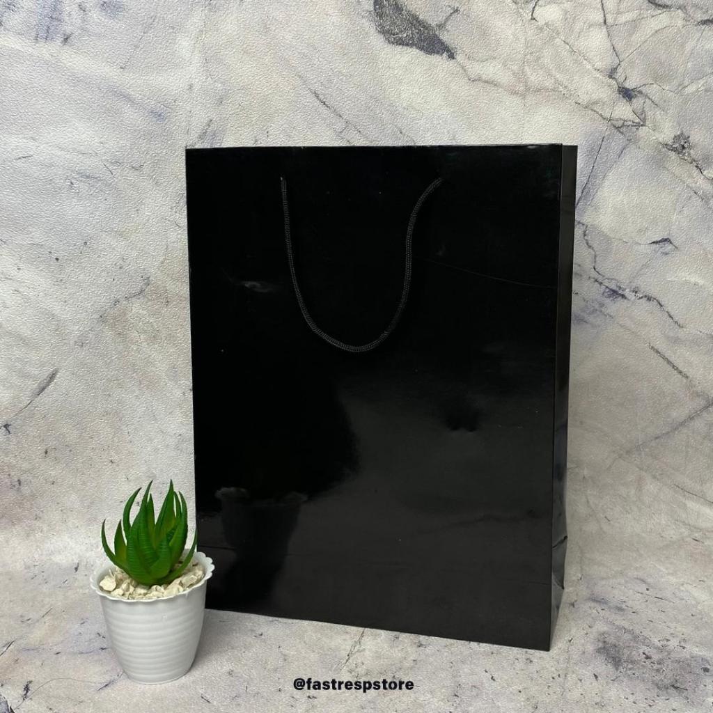 Jual Paper Bag Hitam Glossy 25x32x9 cm Tas Kado Gift Bag Premium | Shopee Indonesia
