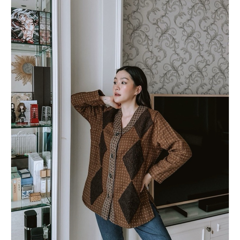 Jual Array ID Yere Outer BNWT | Shopee Indonesia