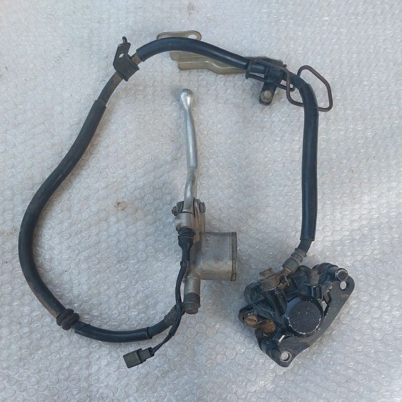 Jual master kaliper rem depan set YAMAHA MIO SMILE,, MIO SPORTY NEW, MIO SOUL, XEON original 5TL ...