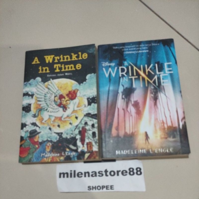 Jual Novel A Wrinkle In Time Madeleine L'Engle buku bekas original ...
