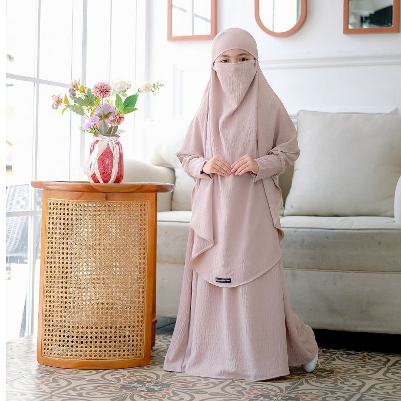 Jual Syakila Kids-Gamis Anak Syar'i Ameena Set French khimar Untuk Anak Usia 1-12tahun Bahan ...