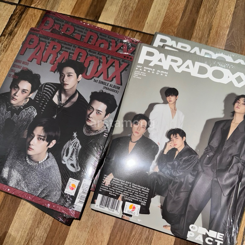 Jual ONEPACT 1ST SINGLE ALBUM - PARADOXX PHOTOBOOK VER | Shopee Indonesia