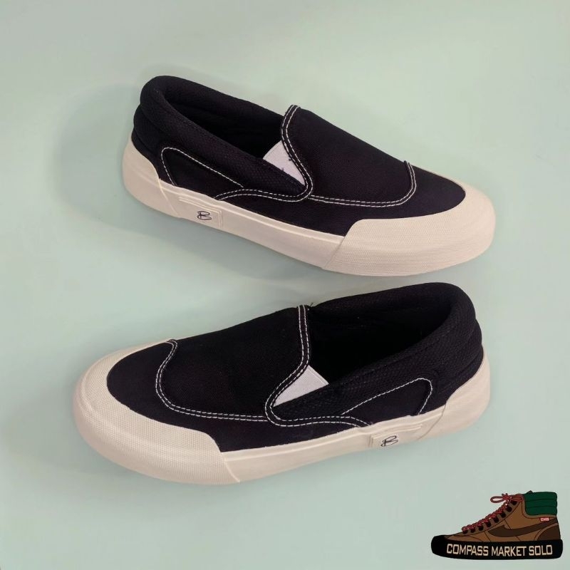 Jual [ORIGINAL] PATROBAS SLIP ON CLOUD BLACK WHITE | Shopee Indonesia