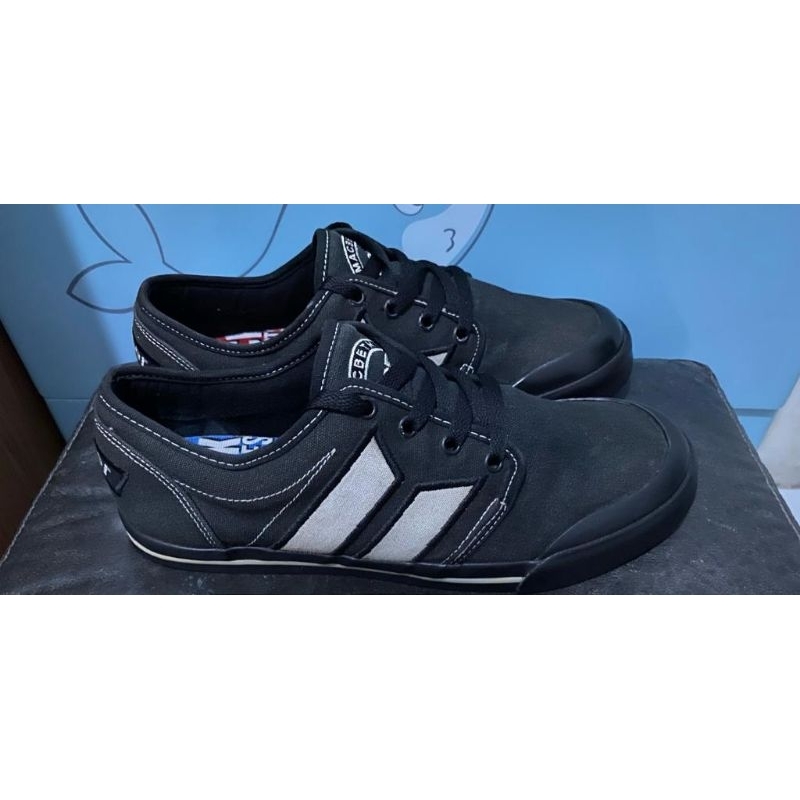 Jual MACBETH WALLISTER CANCER FIGTER | Shopee Indonesia